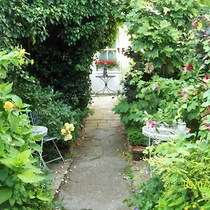 Minster Garth Guest House Beverley: 4 star Hotel with a Minimum Price ...