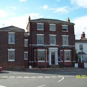 Minster Garth Guest House Beverley: 4 star Hotel with a Minimum Price ...